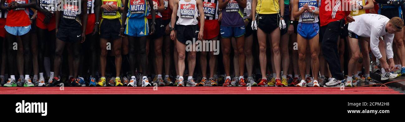 London marathon start line hi-res stock photography and images - Alamy