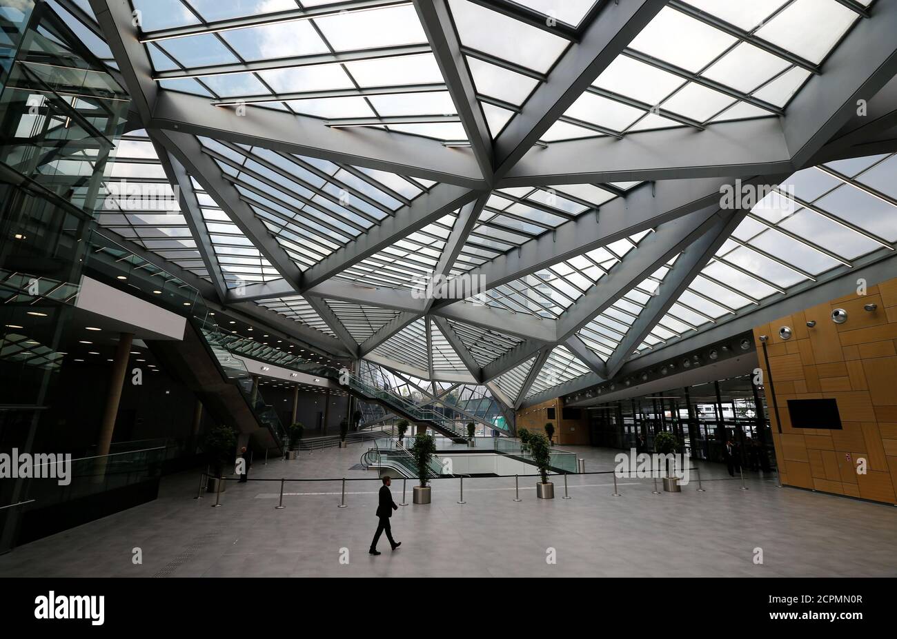 World conference centre hi-res stock photography and images - Alamy