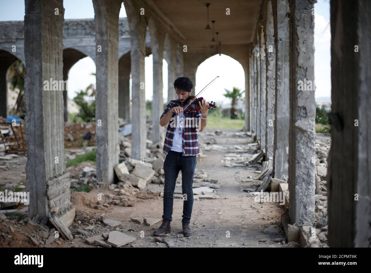 Iraq musical instruments hi-res stock photography and images - Alamy