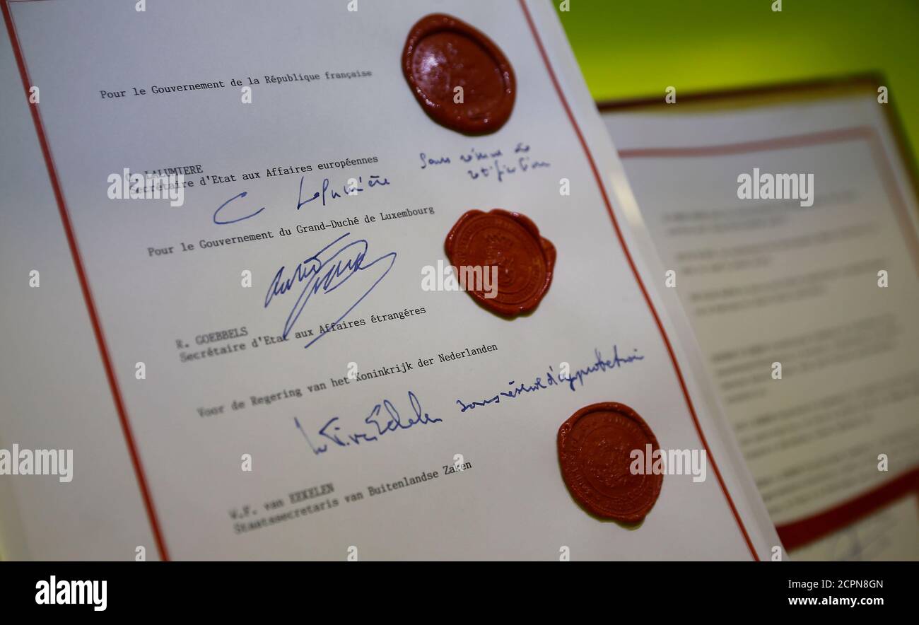 Schengen agreement 1985 hi-res stock photography and images - Alamy