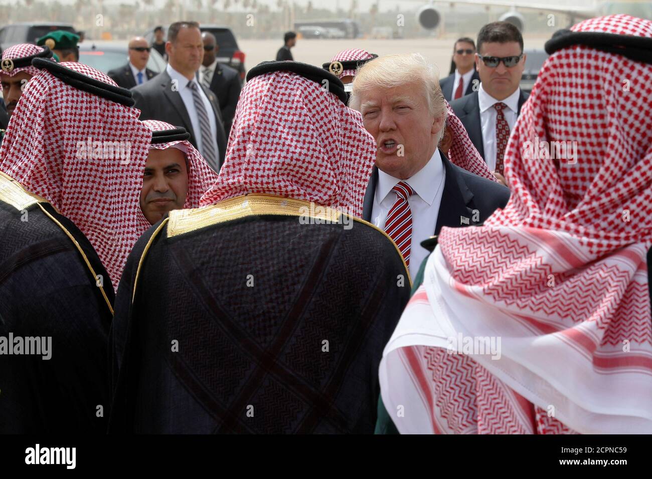 Riyadh airport board hi-res stock photography and images - Alamy