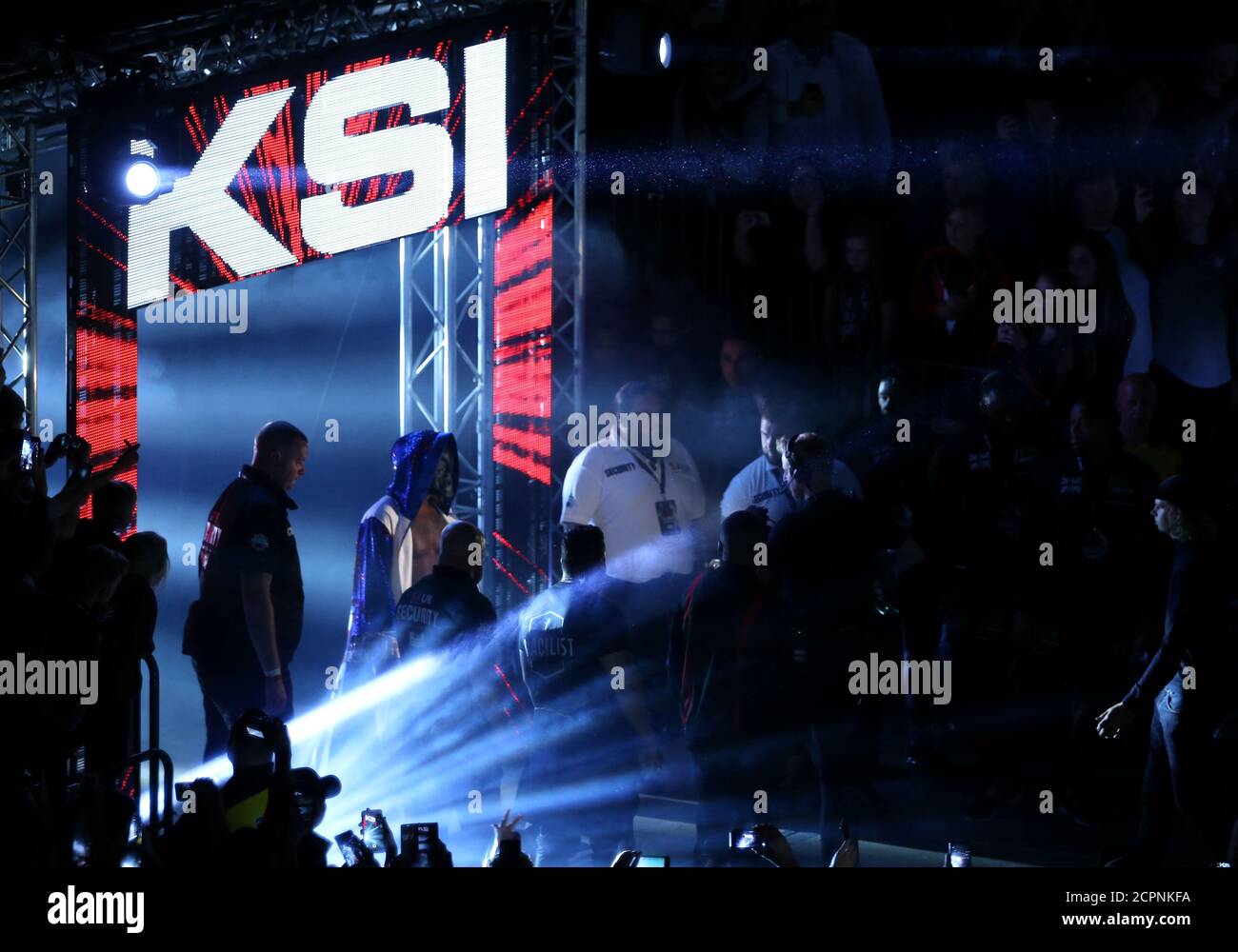 Logan paul and ksi hi-res stock photography and images - Alamy