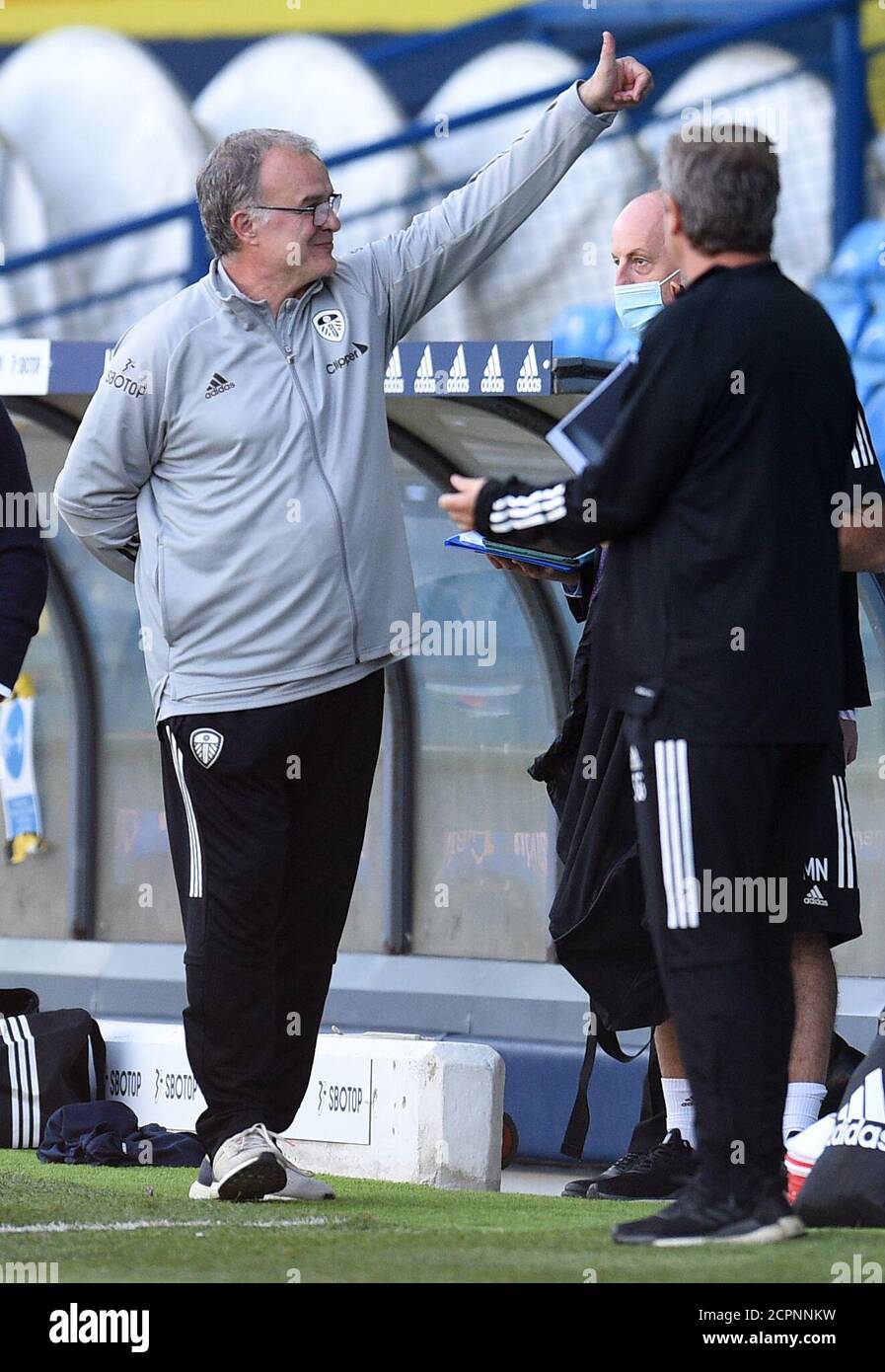 Leeds united manager marcelo bielsa gives hi-res stock photography and ...