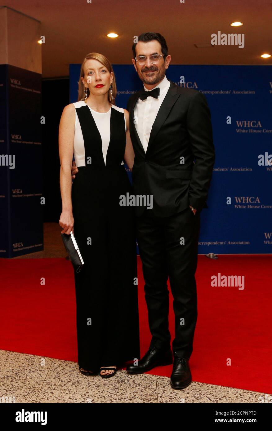 Actor ty burrell wife holly hi-res stock photography and images - Alamy