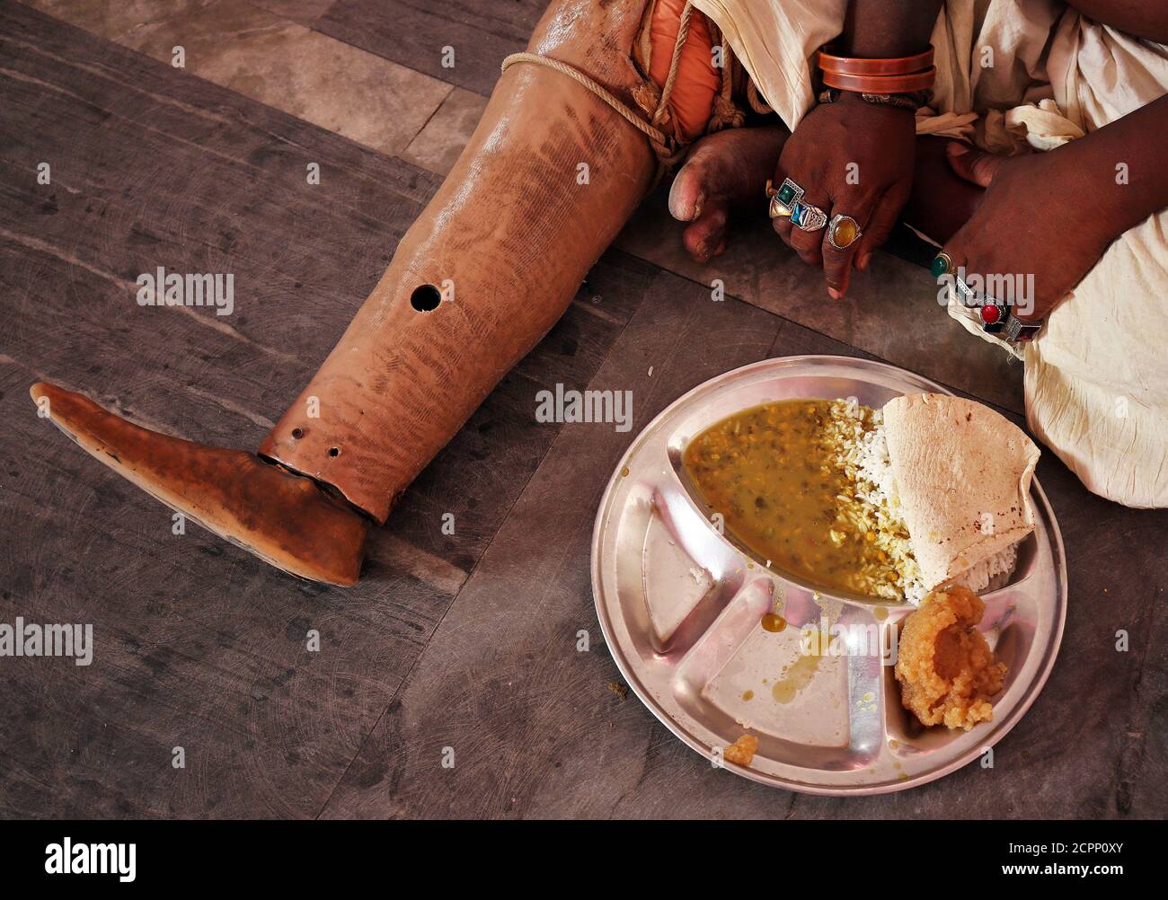 Hindu shrine kitchen hi-res stock photography and images - Alamy