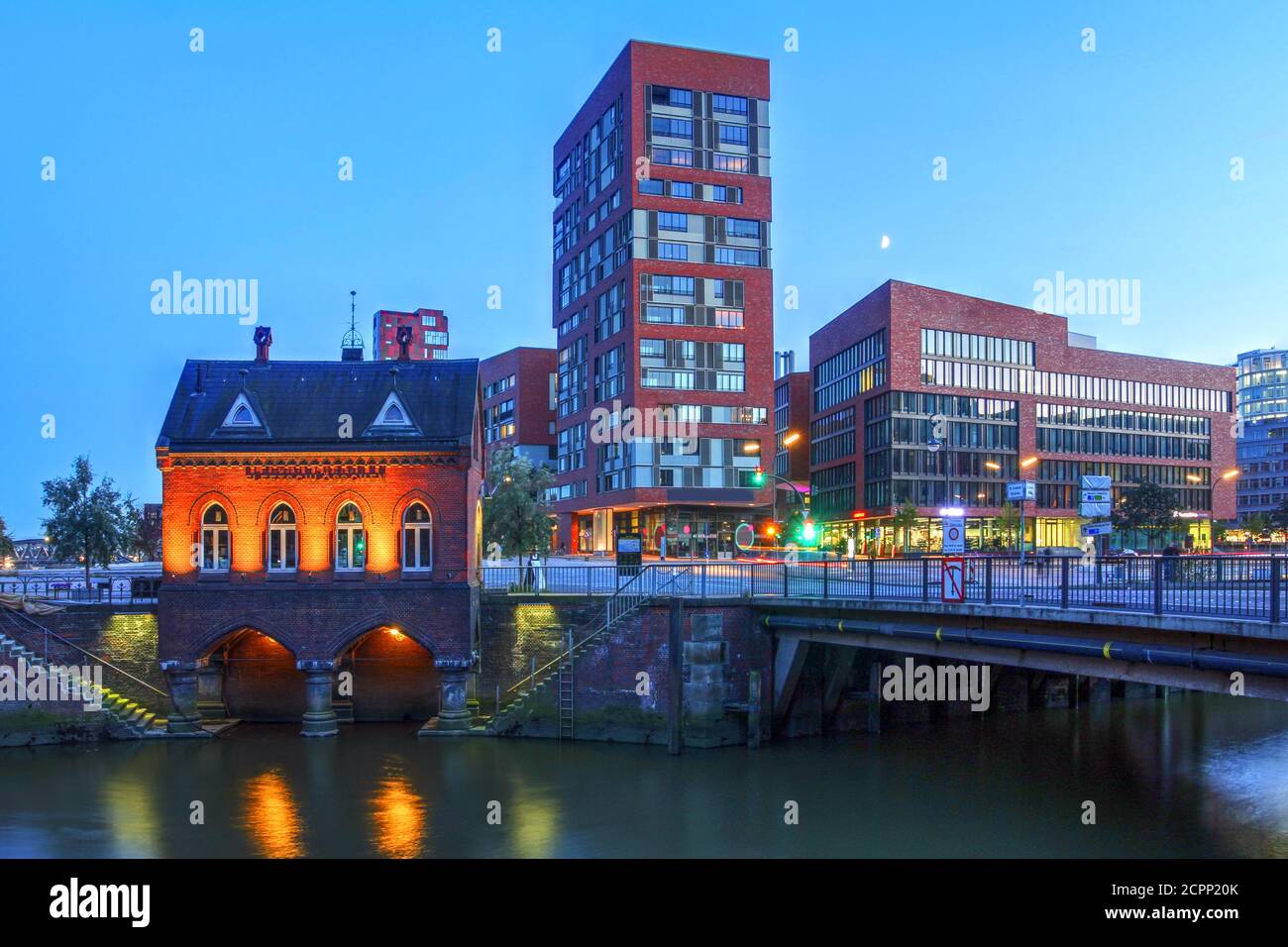 The fleetschlosschen in the warehouse district hi-res stock photography ...
