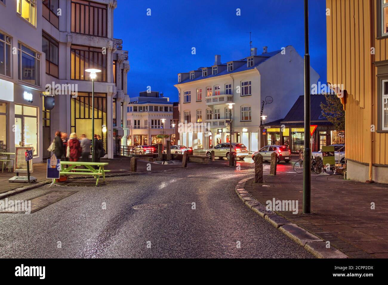 Street scene on Skolavordustigur street in downtown Reykjavik, Iceland ...