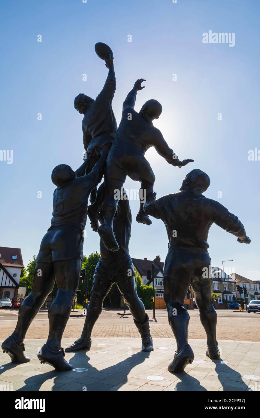 Rugby statue twickenham stadium hi-res stock photography and images - Alamy