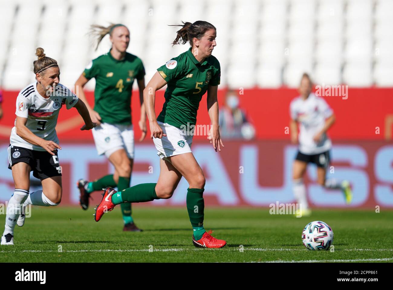 Niamh fahey republic of ireland hi-res stock photography and images - Alamy