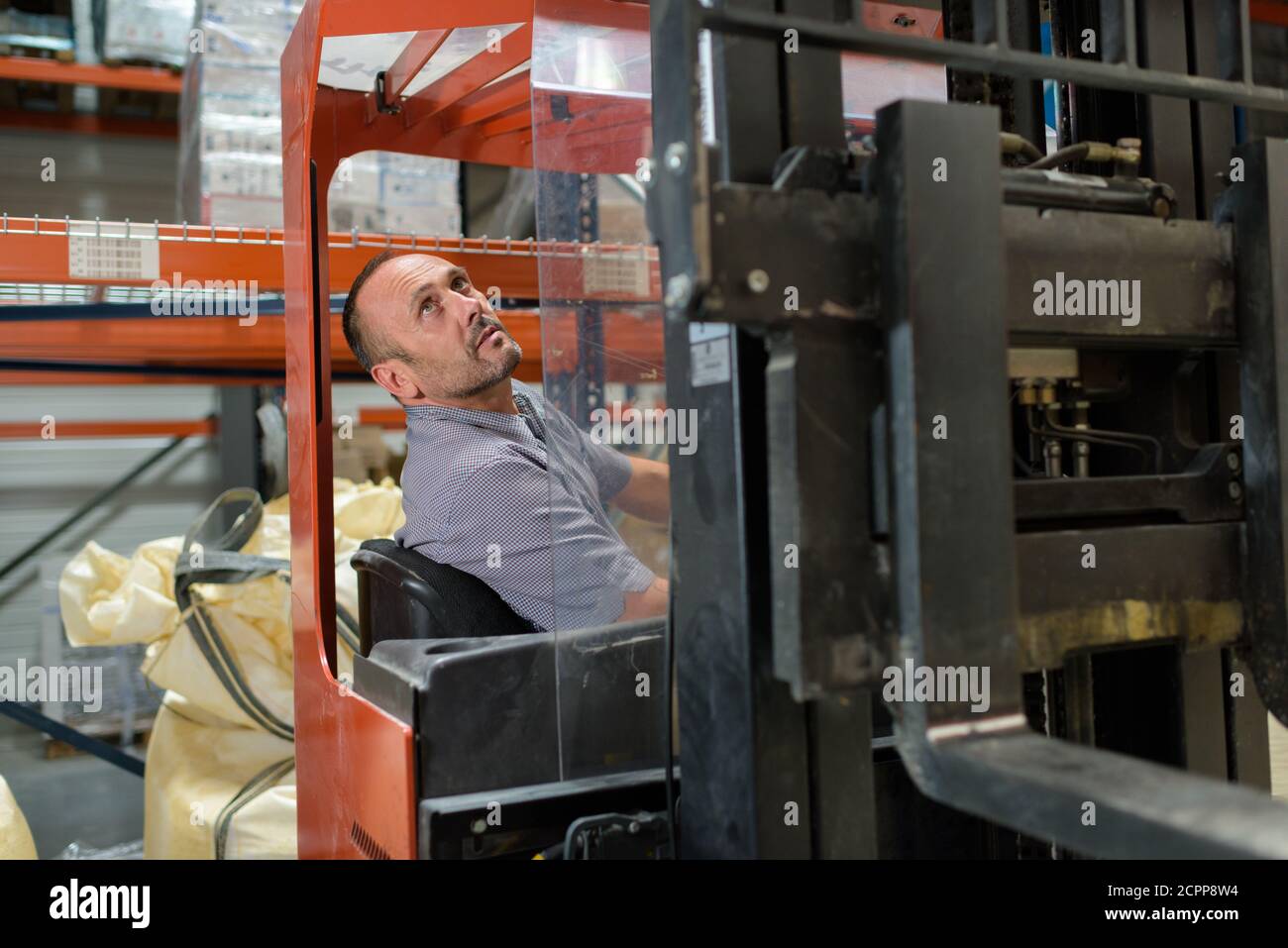 Warehouse racking hi-res stock photography and images - Alamy