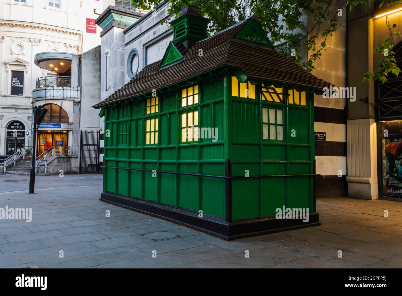 Embankment place london hi-res stock photography and images - Alamy