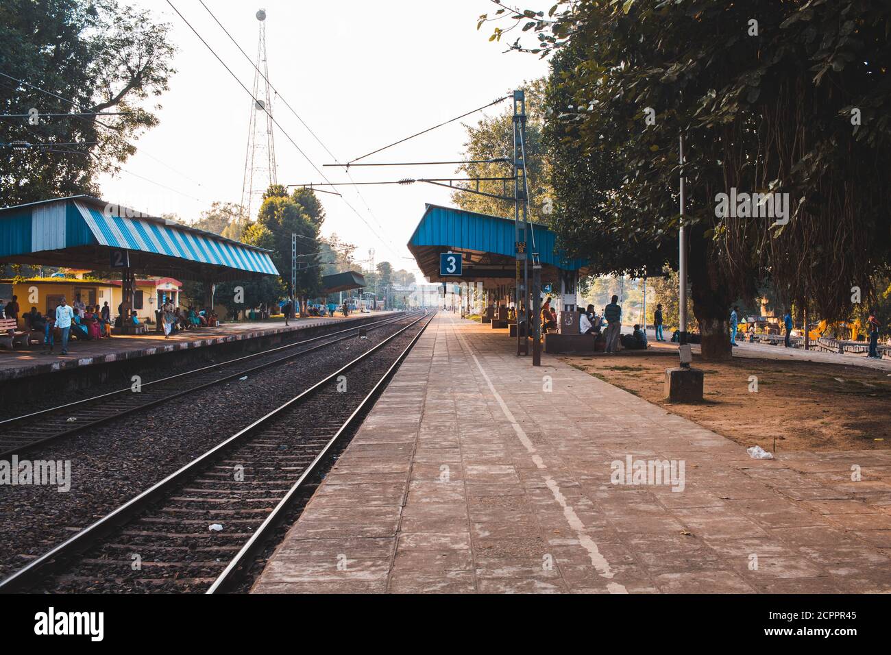 Train tracks boarding platform hi-res stock photography and images - Alamy