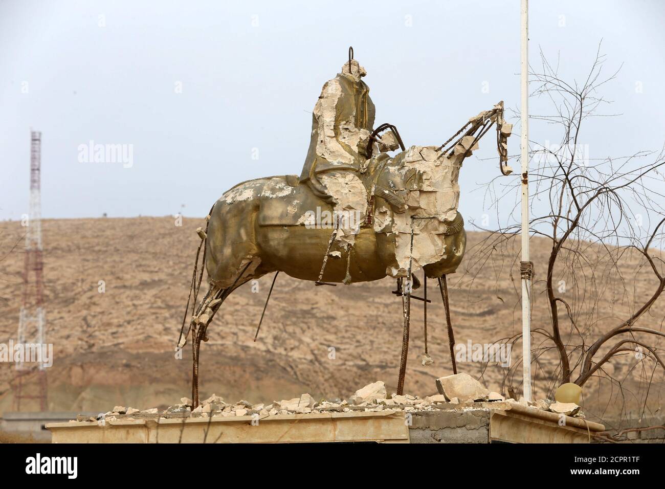 Civil war statue destroyed hi-res stock photography and images - Alamy