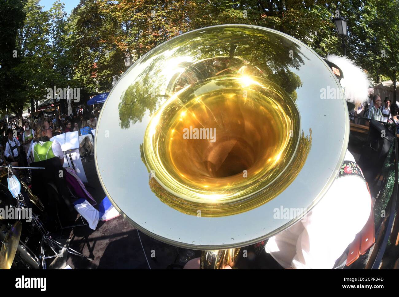 Munich, Germany. 19th Sep, 2020. : A musician plays his wind instrument ...