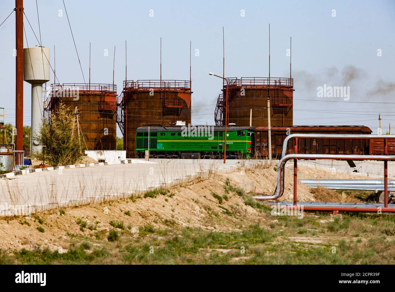 Oil refinery terminal hi-res stock photography and images - Alamy