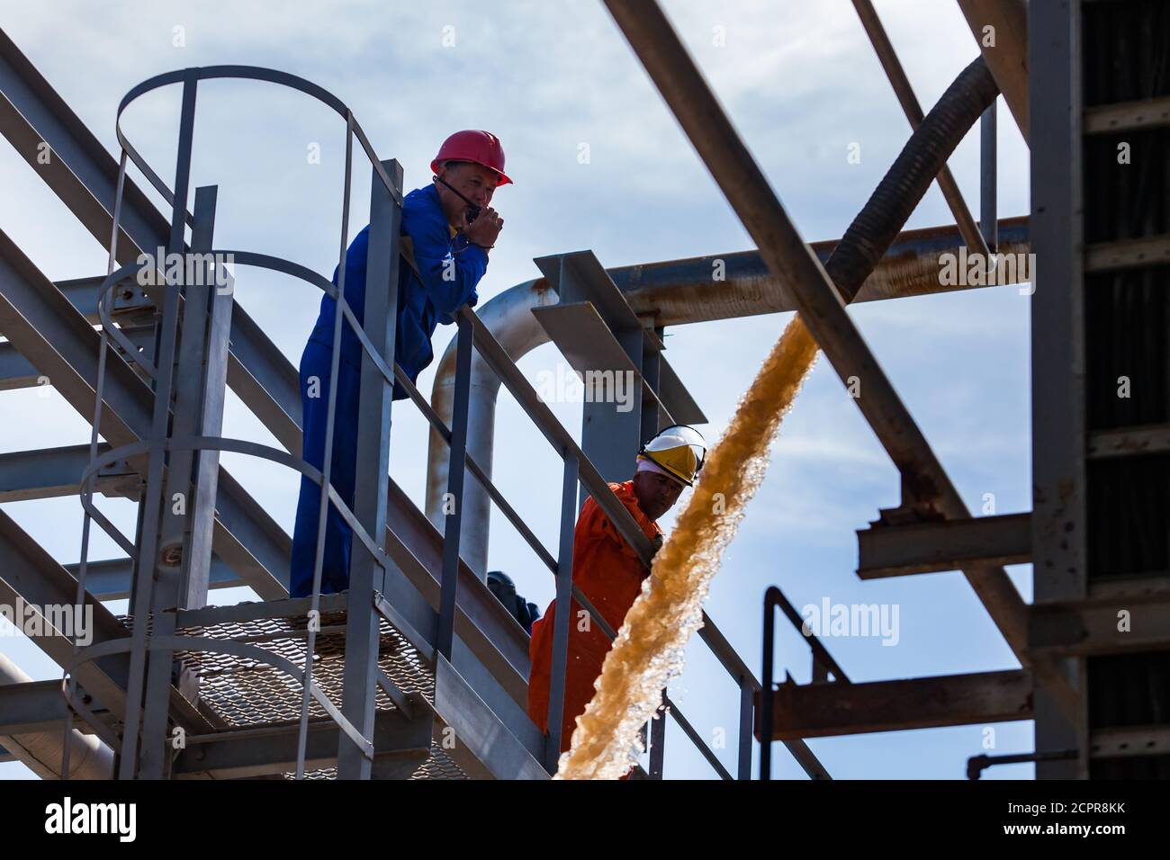 Sulphuric acid plant. Washing and cleaning up equipment with water. Two ...