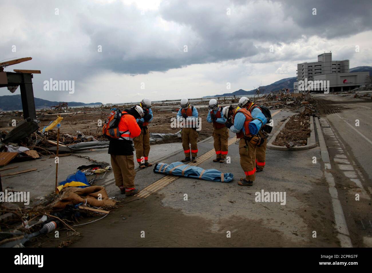 Dead body tsunami victim in hi-res stock photography and images - Alamy