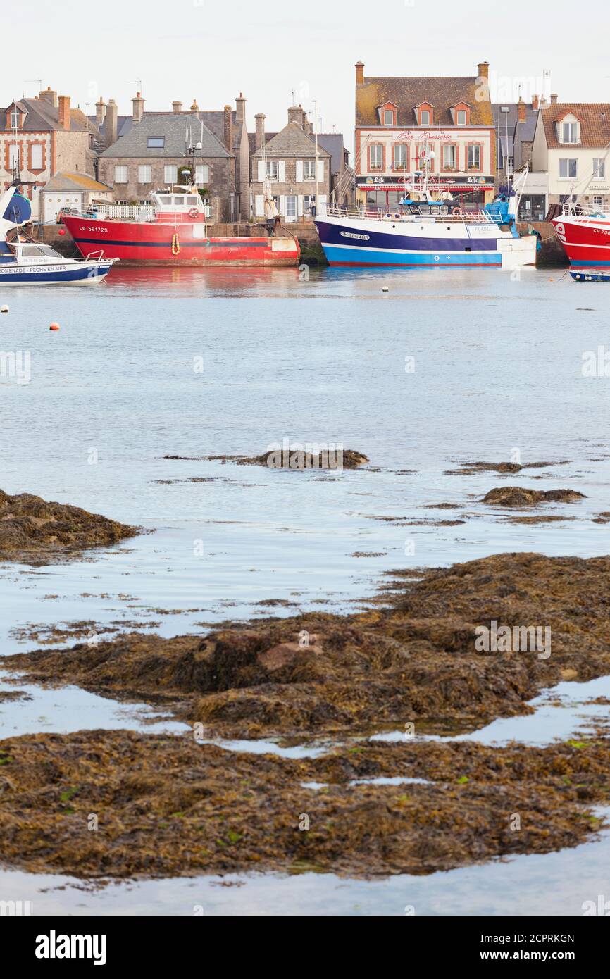 Boats in the port of barfleur High Resolution Stock Photography and ...