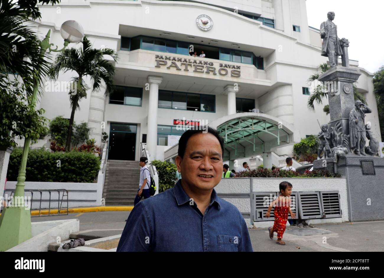 Filipino mayor hi-res stock photography and images - Alamy