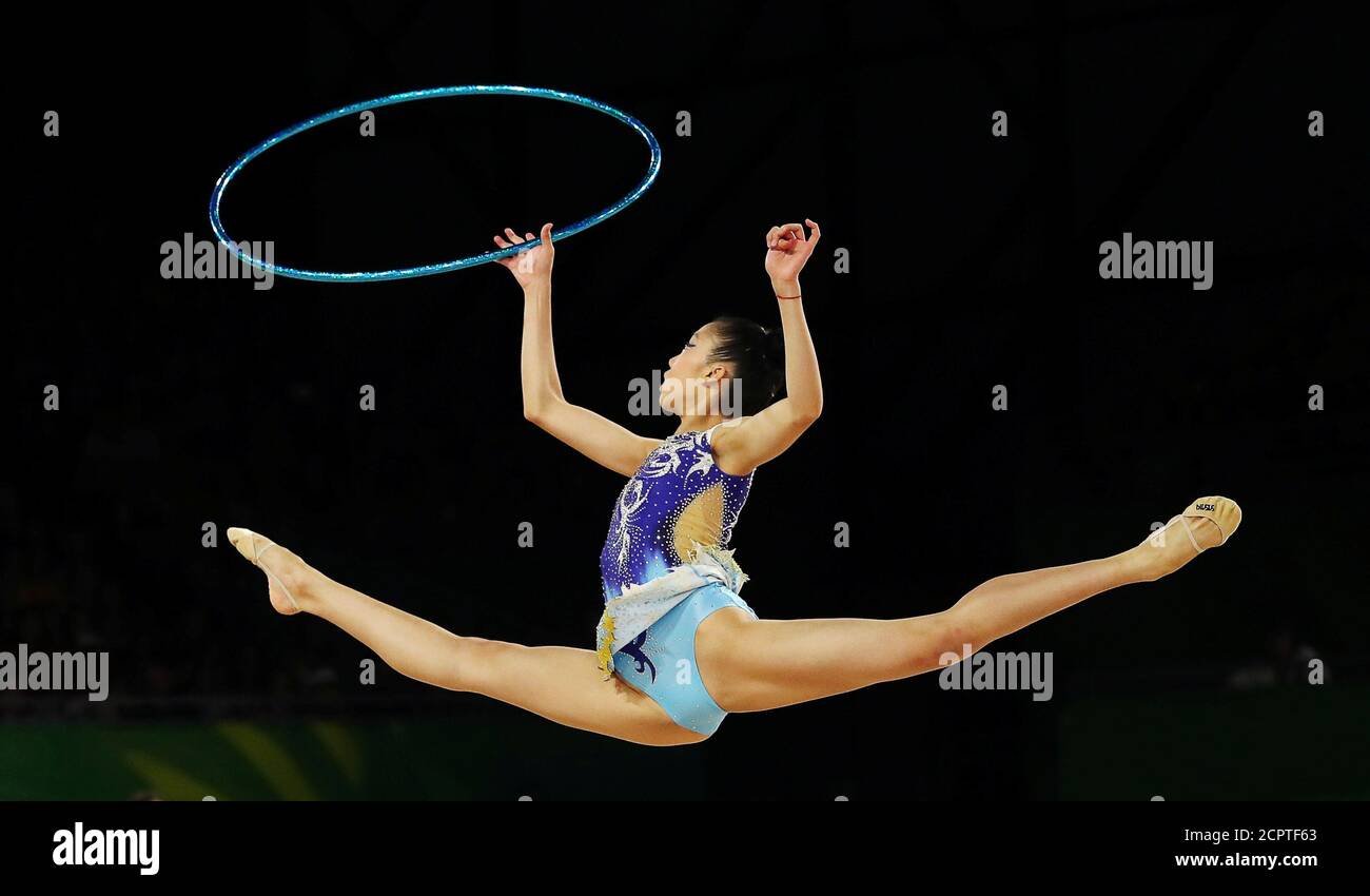 Commonwealth rhythmic gymnastics hi-res stock photography and images ...