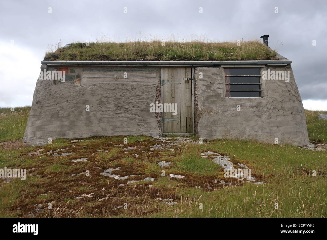 Turfed roof bothy hut on The moors. The Hebridean Way. Outer Hebrides ...
