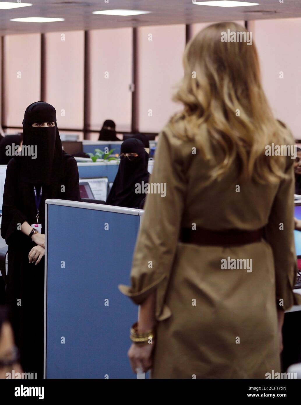 Saudi Business Women High Resolution Stock Photography and Images - Alamy