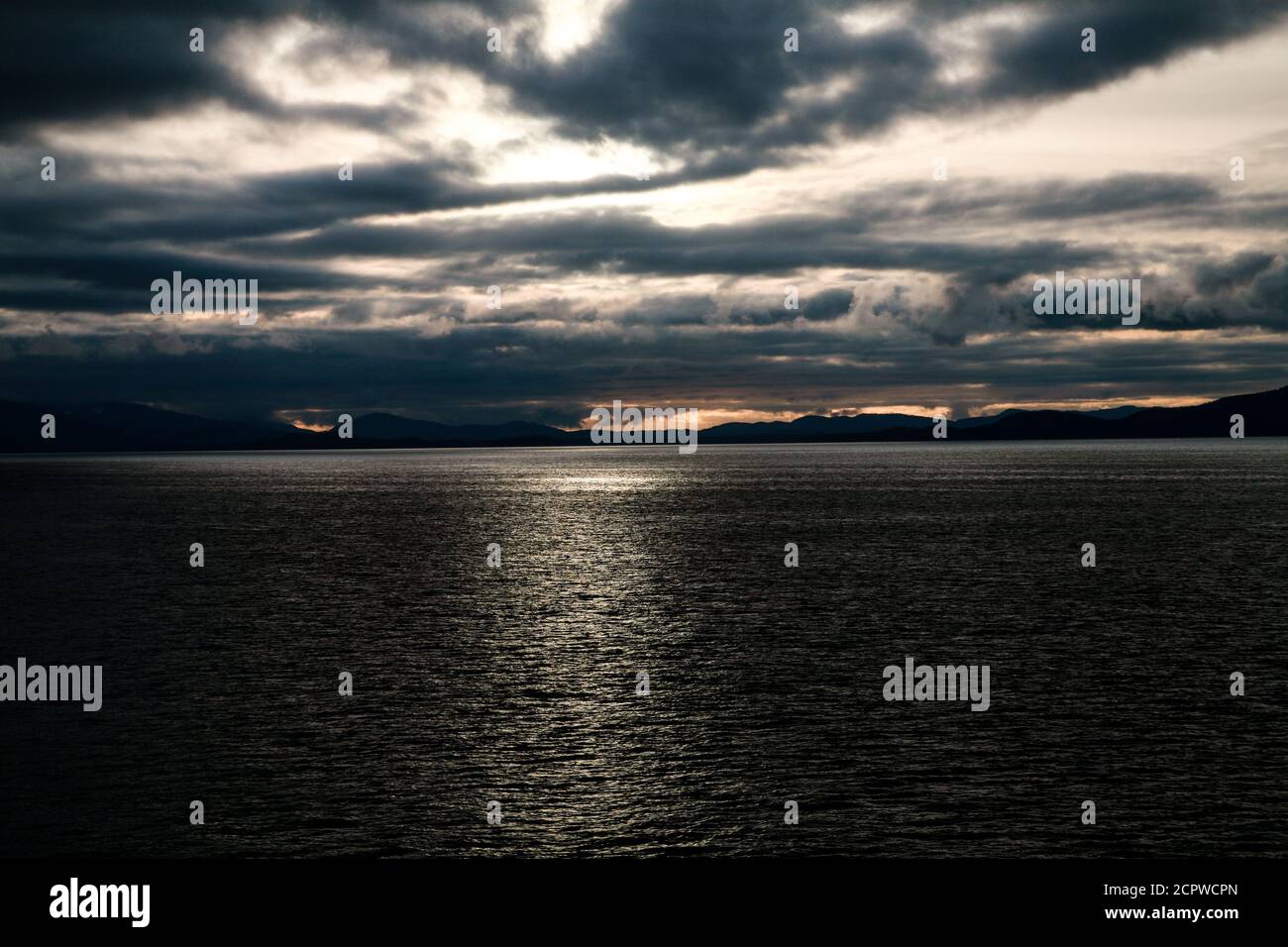 The natural beauty of Alaska with its ocean water views and skyscapes ...