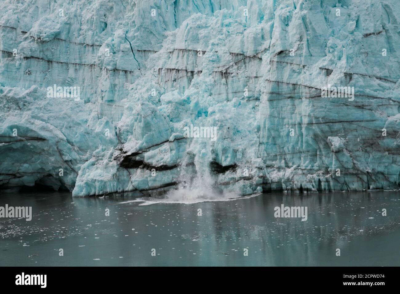 Ice breaking off hi-res stock photography and images - Alamy