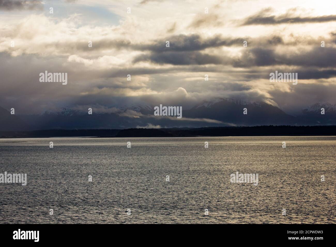 The natural beauty of Alaska with its ocean water views and skyscapes ...