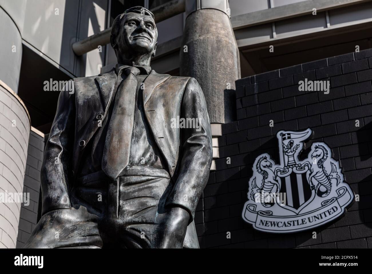 Sir Bobby Robson Statue at St. James' Park Stock Photo - Alamy