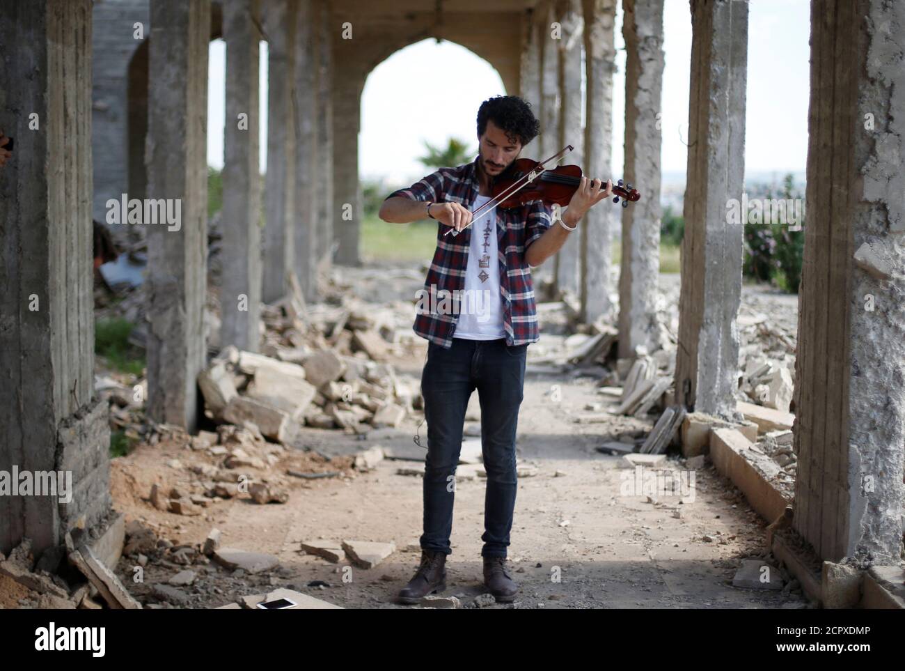 Iraq musical instruments hi-res stock photography and images - Alamy