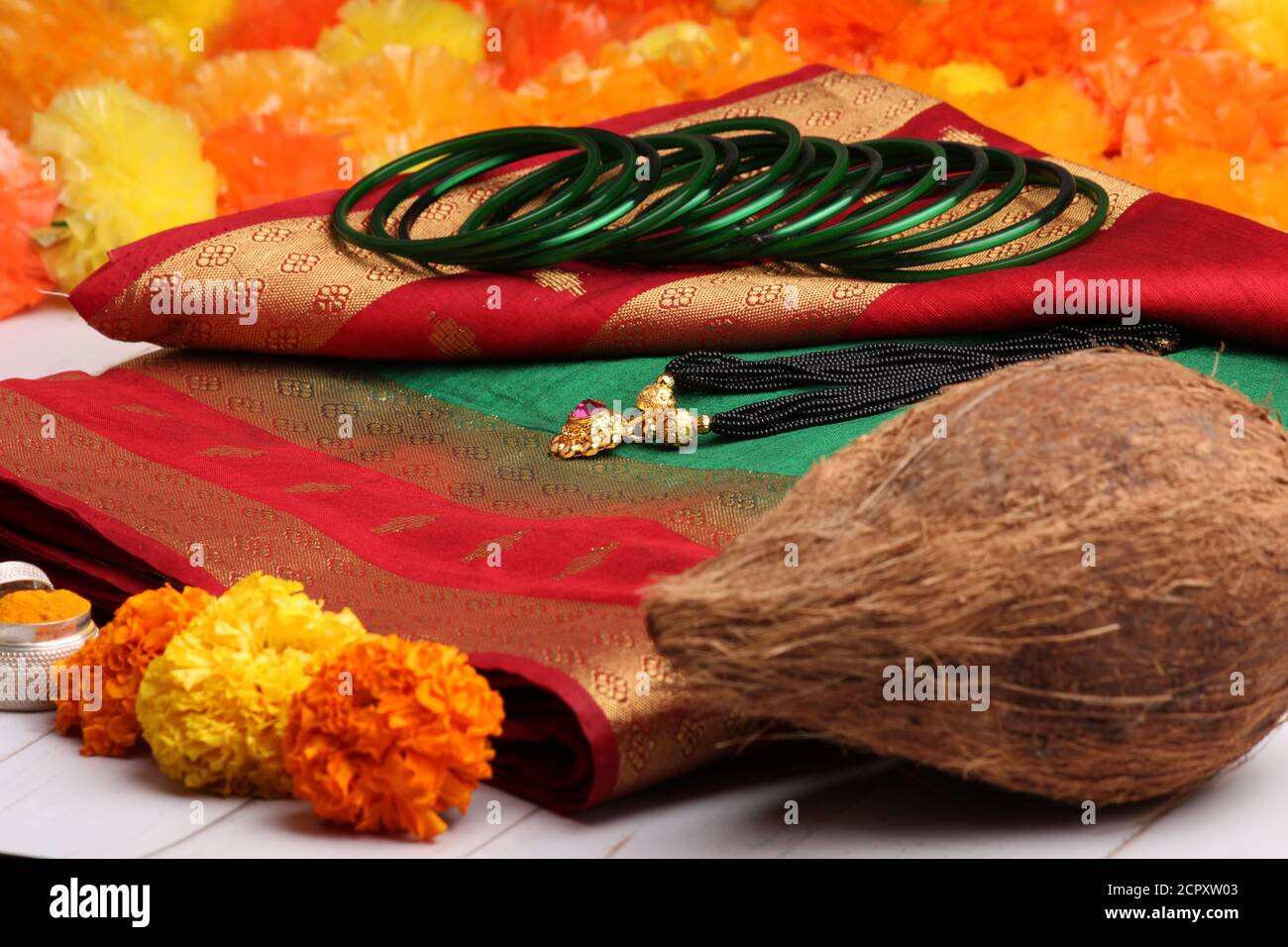 Haldi kumkum hi-res stock photography and images - Alamy