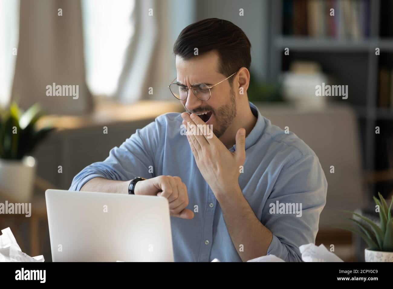 Work finish hi-res stock photography and images - Alamy
