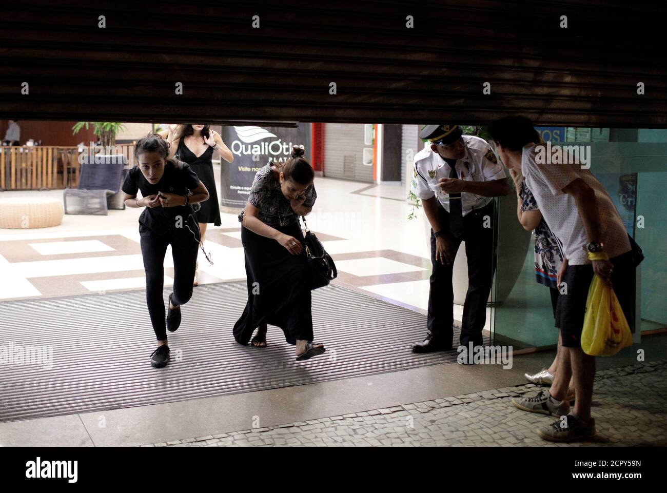 Botafogo praia shopping mall in rio de janeiro hi-res stock photography ...