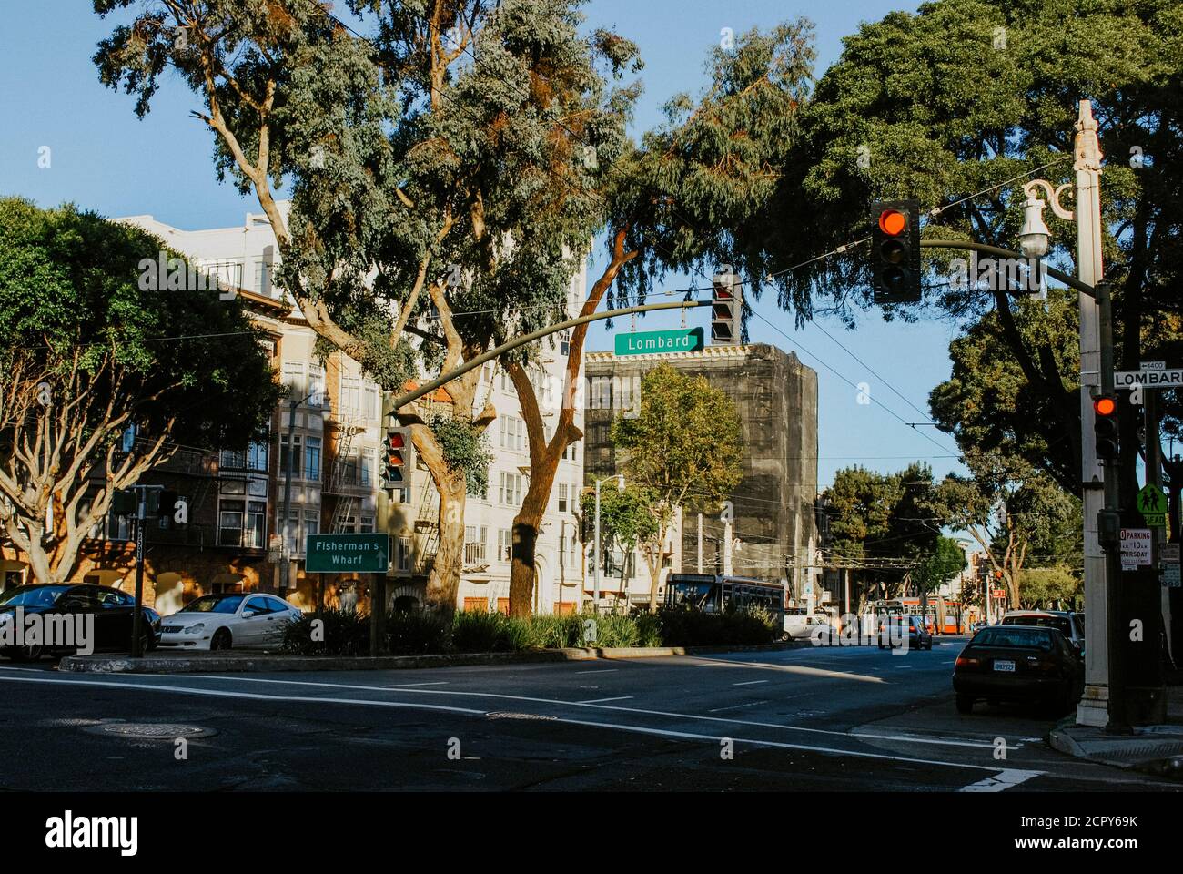 USA, California, San Francisco, Lomabrd Street intersection Stock Photo ...