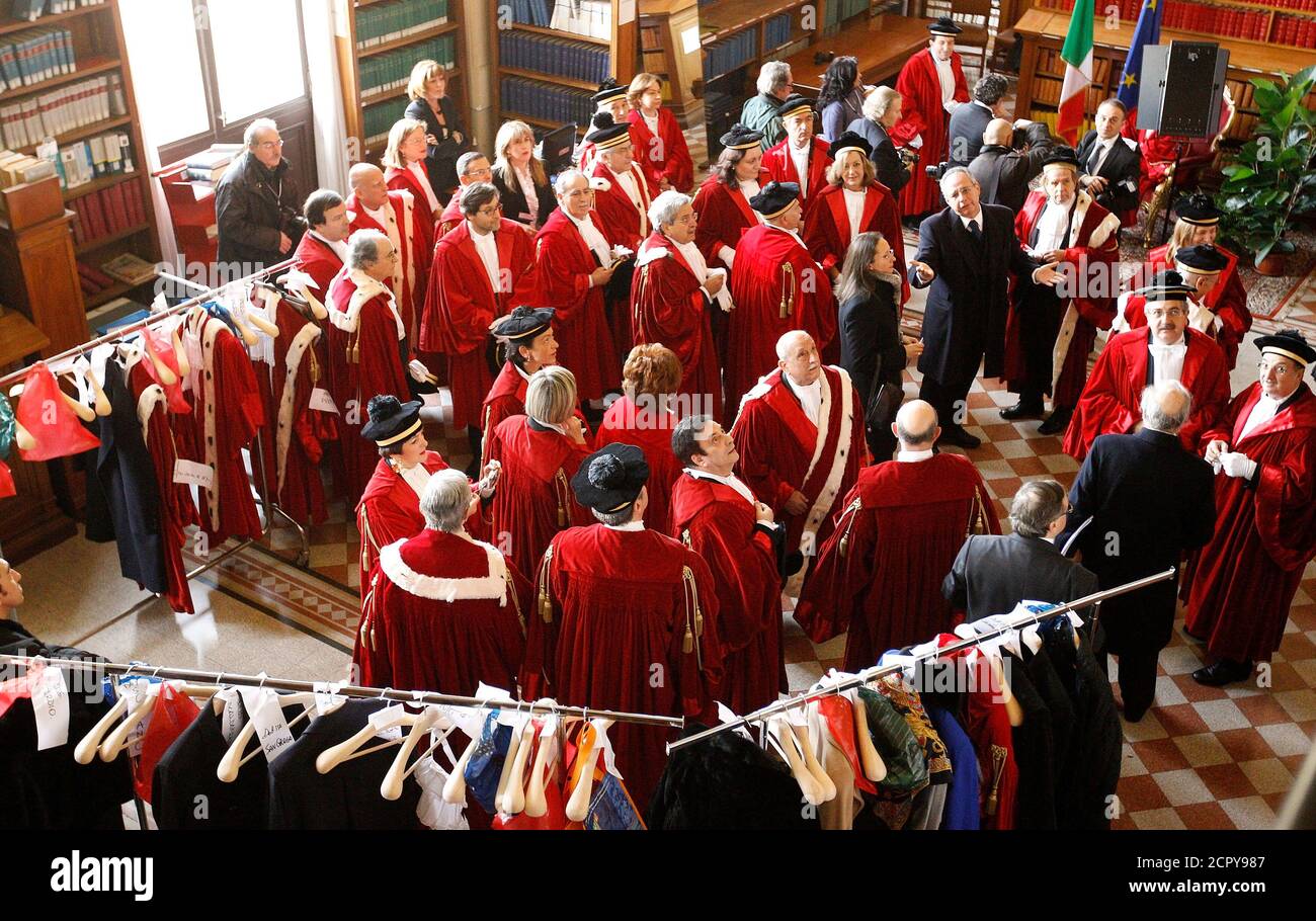 Court of appeals judges hi-res stock photography and images - Alamy