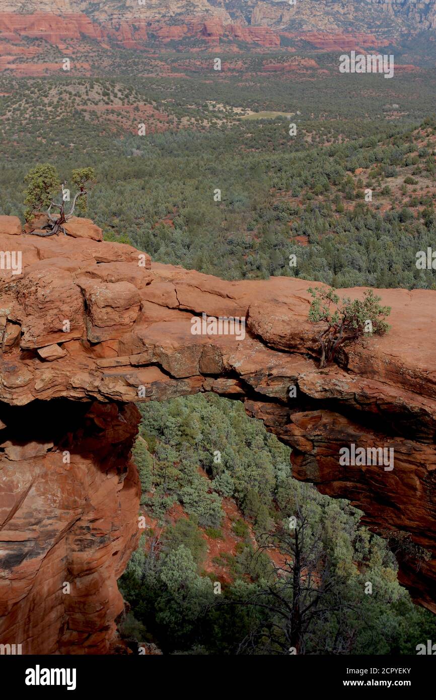 Devil's Bridge, a natural sandstone arch, in Sedona, Arizona, USA Stock ...