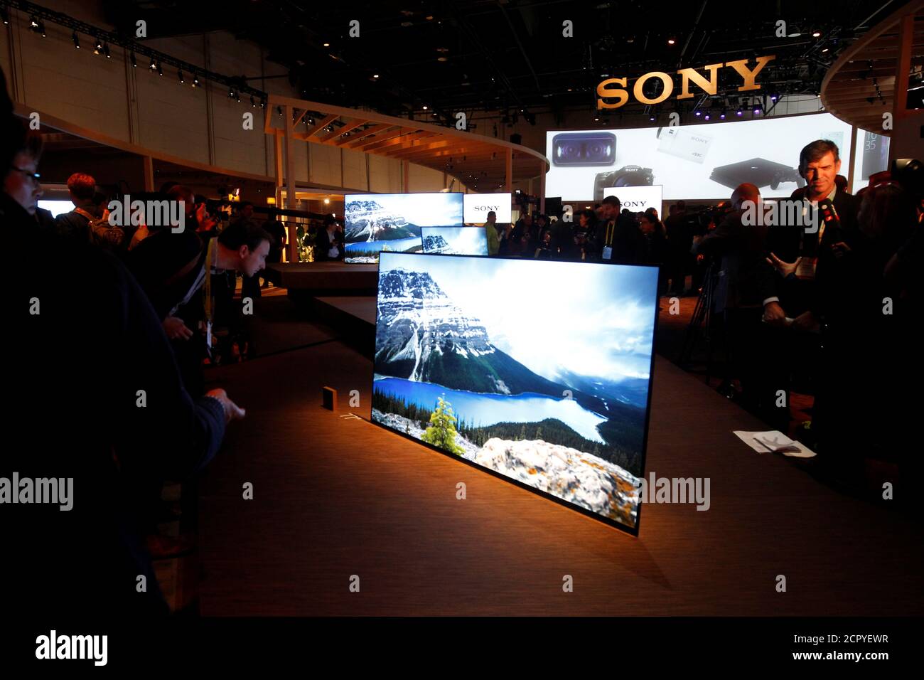 Ces 2017 oled hi-res stock photography and images - Alamy