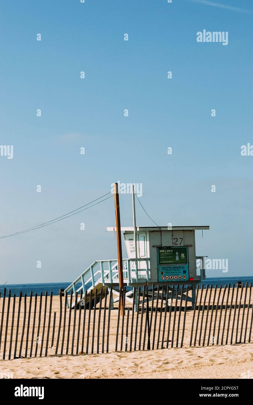 Los angeles lifeguard tower hi-res stock photography and images - Alamy