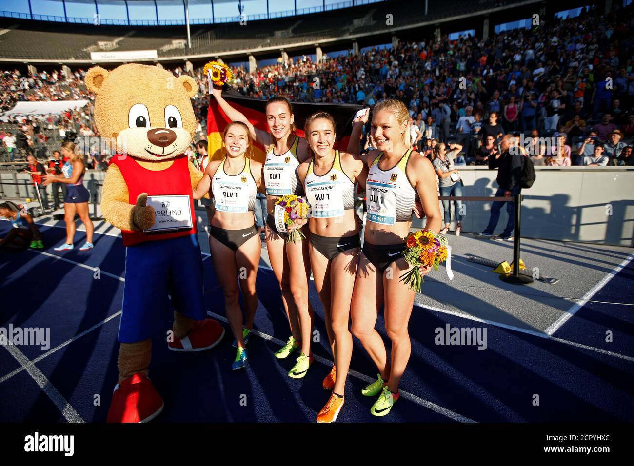 Lisa mayer athletics hi-res stock photography and images - Alamy