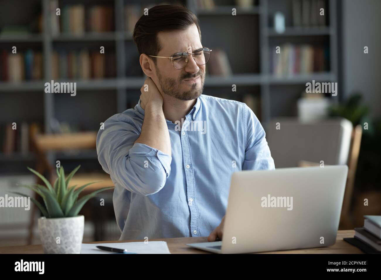 Man massage neck hi-res stock photography and images - Alamy