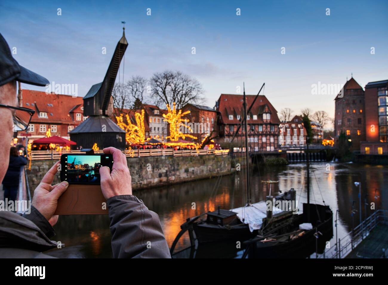 Crane barge 1 hi-res stock photography and images - Alamy