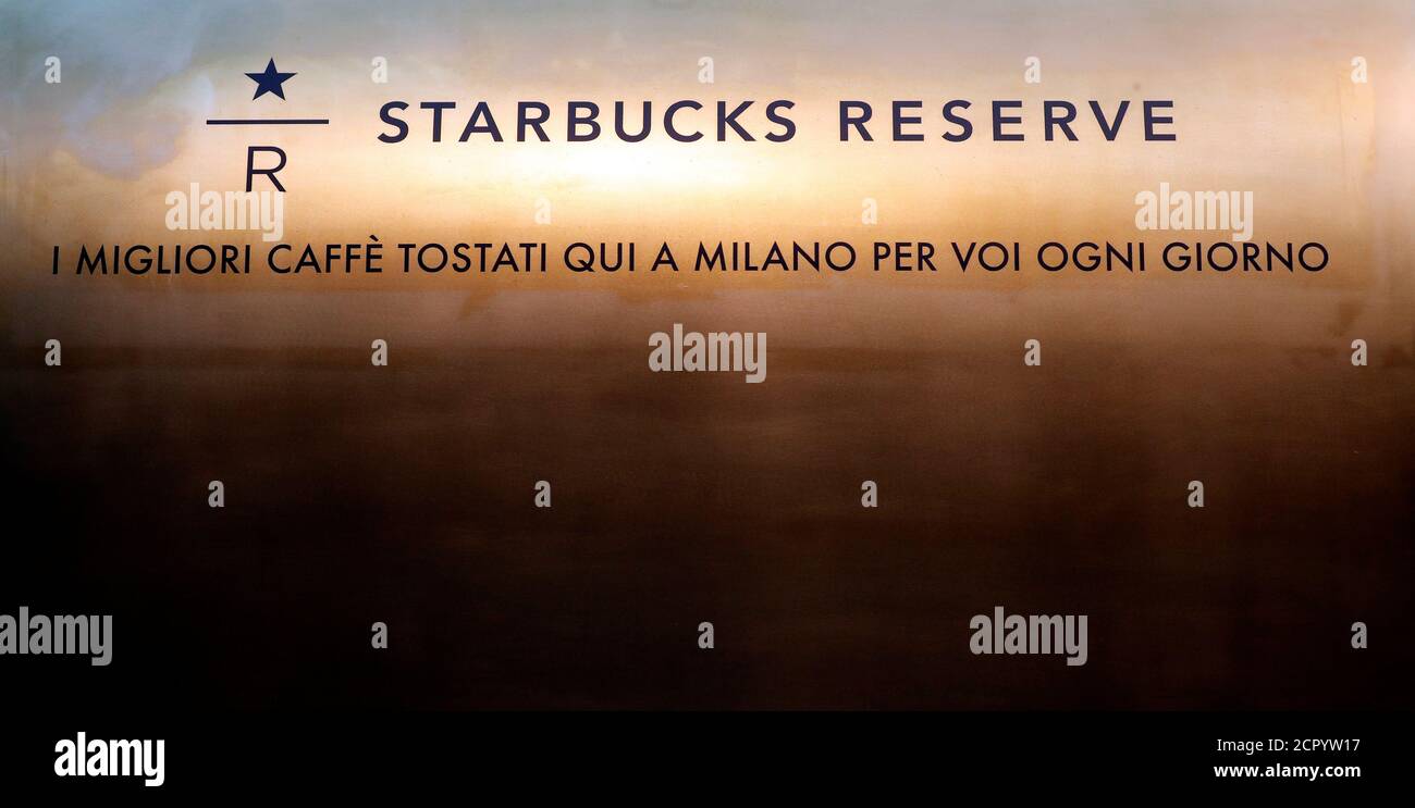 Starbucks new logo hi-res stock photography and images - Alamy