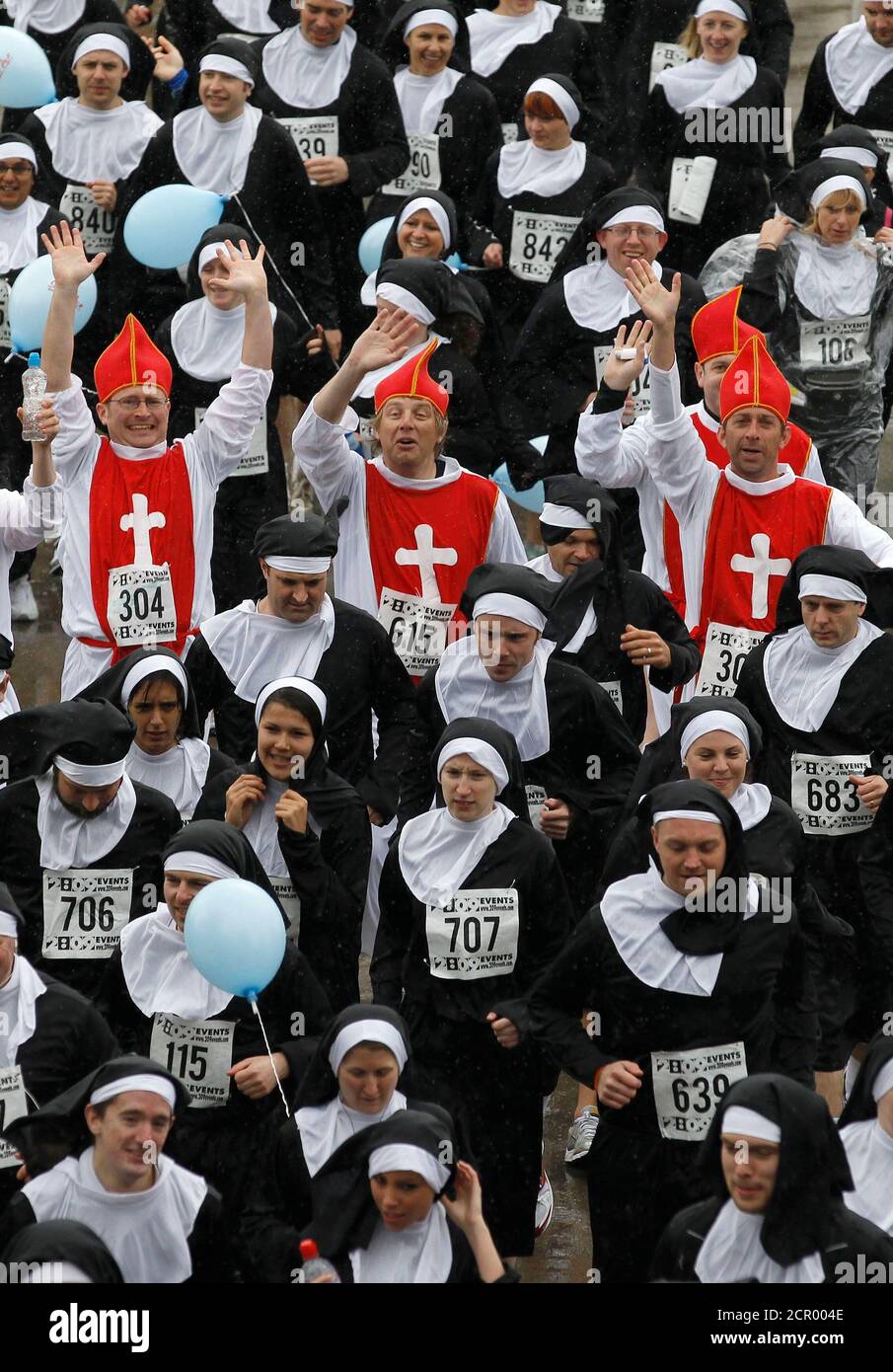 Second 2 nun hi-res stock photography and images - Alamy