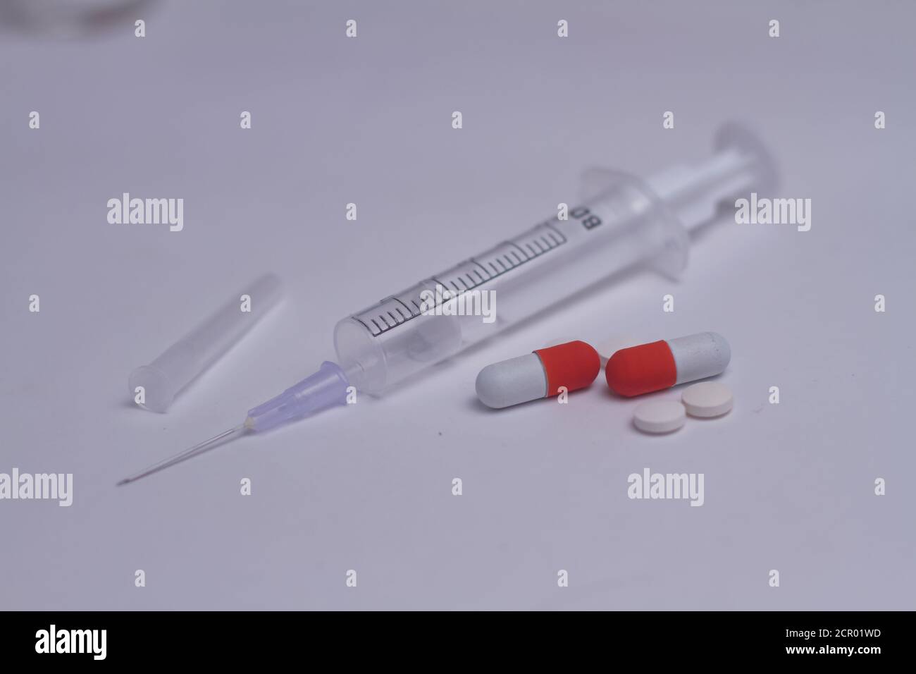 Close-up of medical injection syringe with drug Stock Photo - Alamy