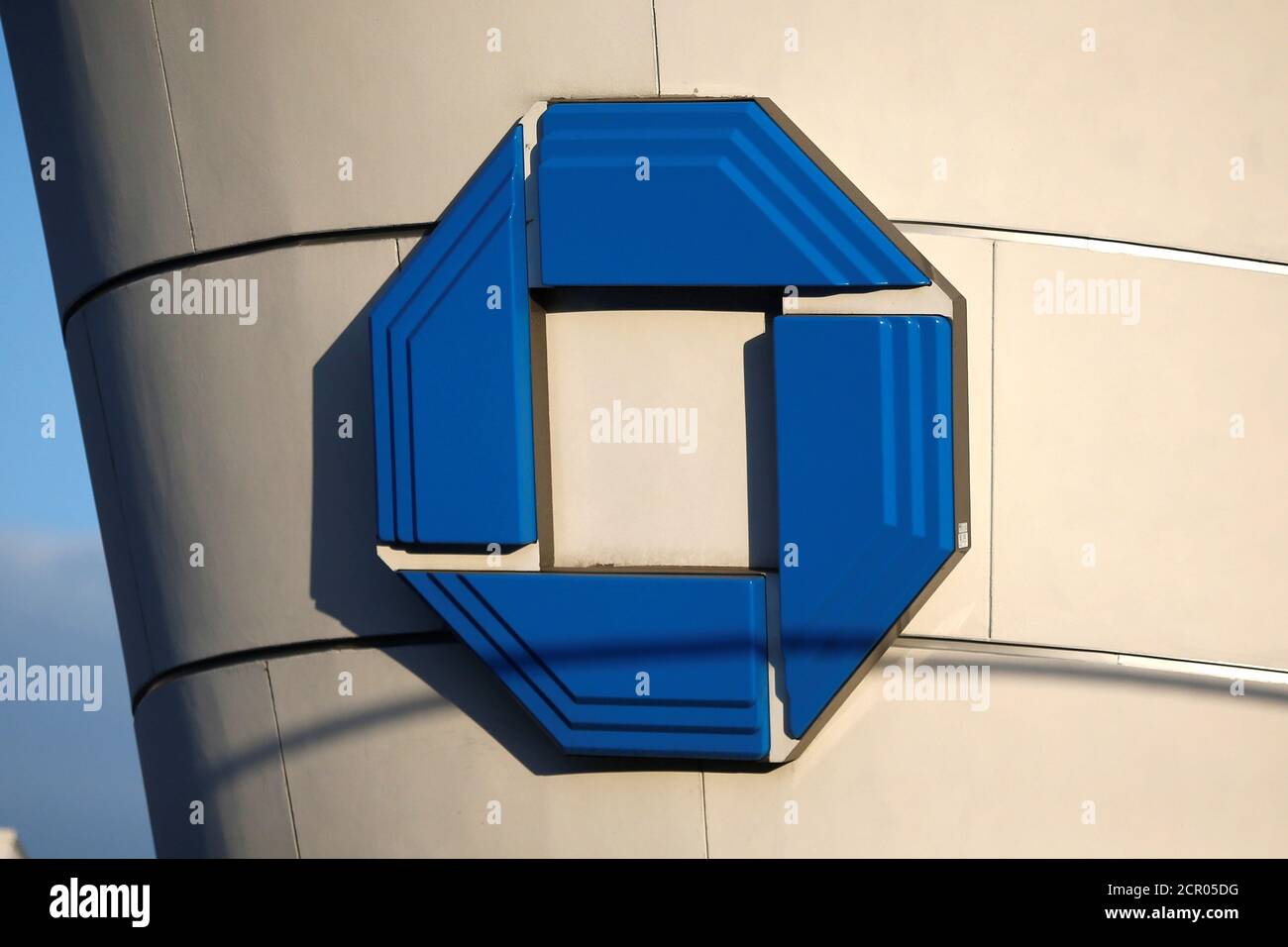 Chase logo hi-res stock photography and images - Alamy