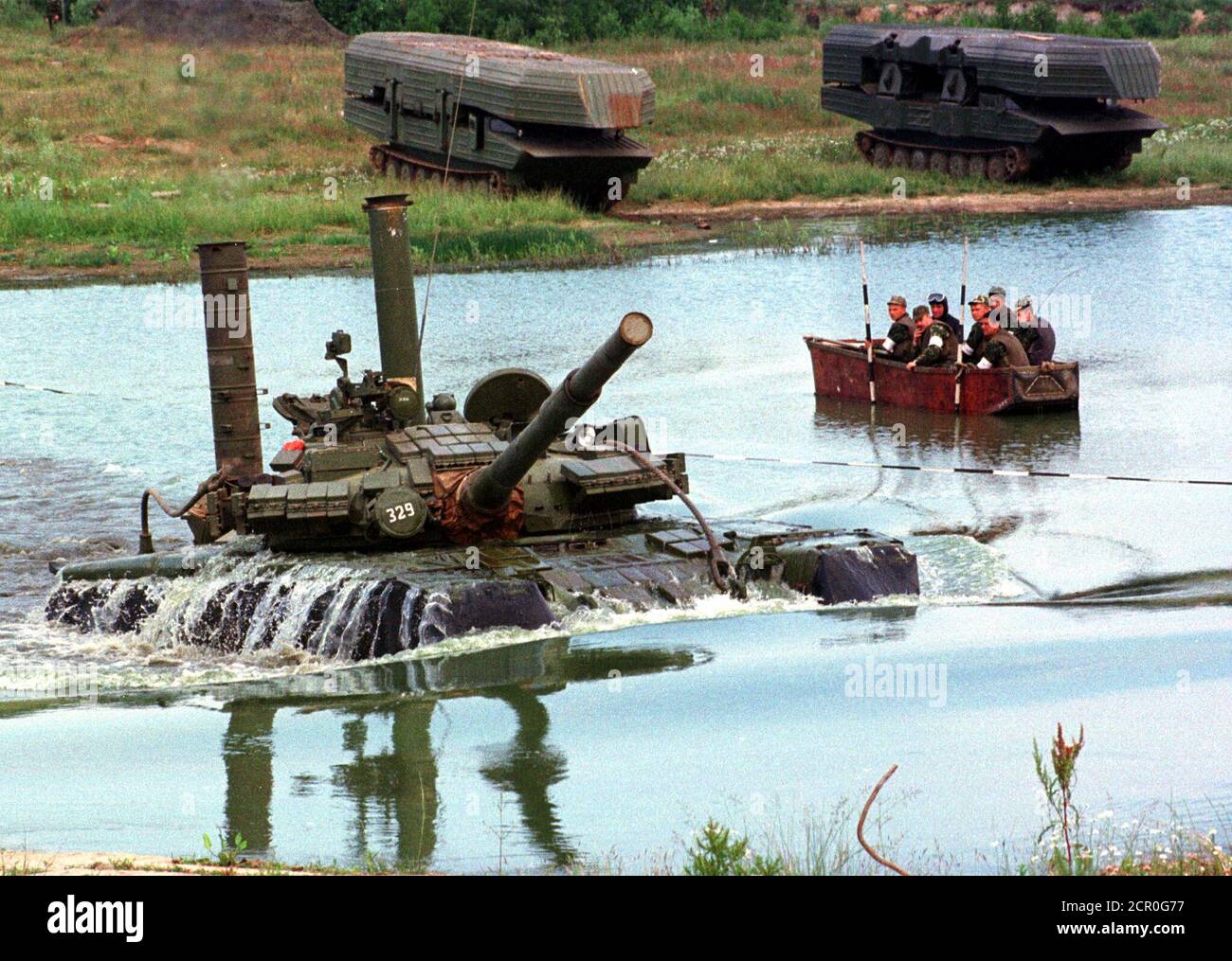 Russian tank t 80 hi-res stock photography and images - Alamy