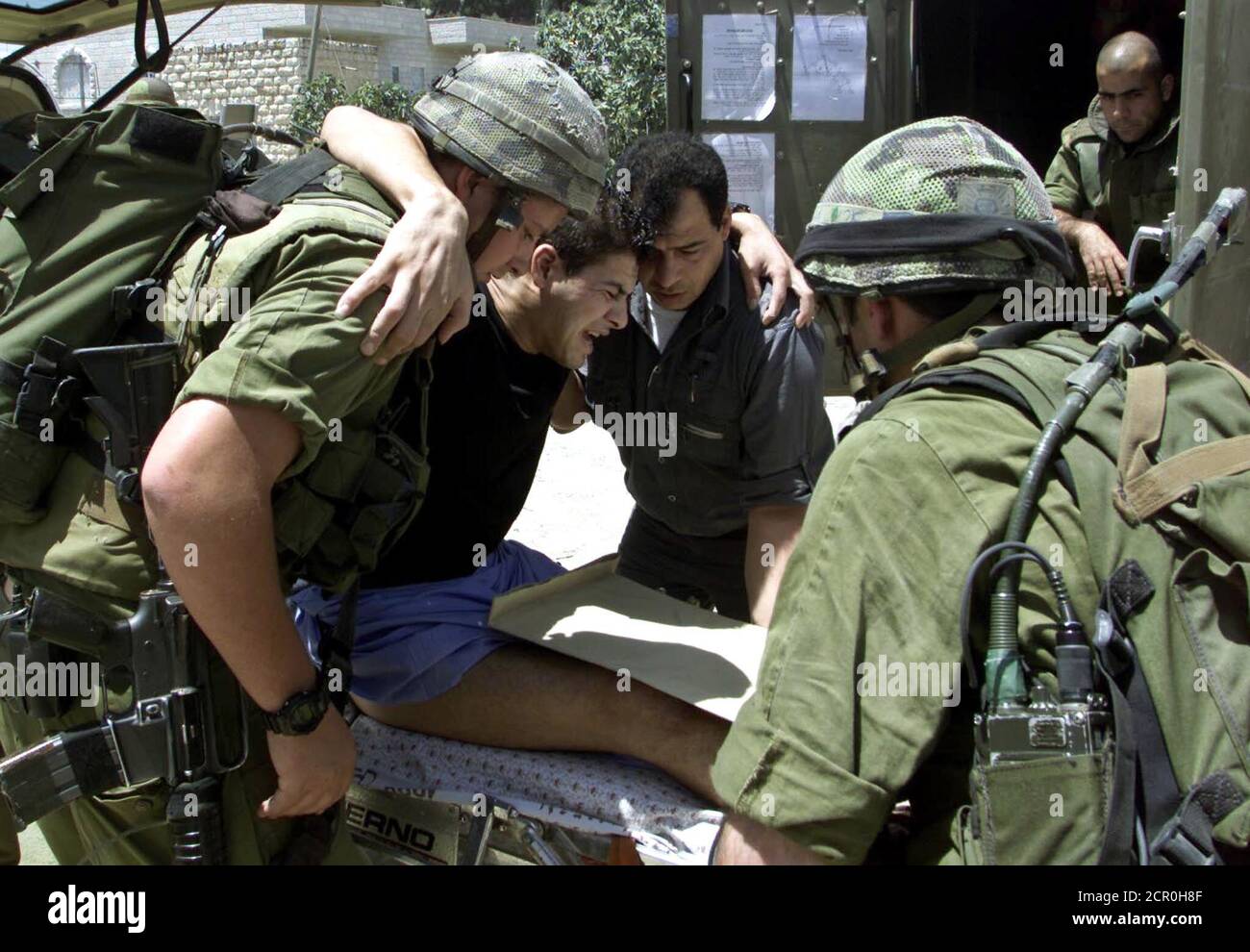 Gunshot wound leg hi-res stock photography and images - Alamy