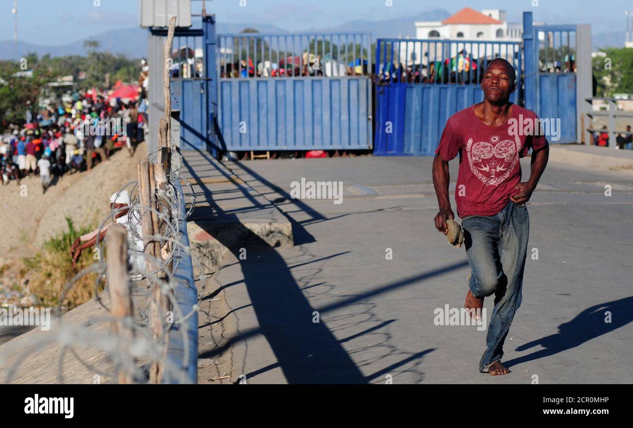 Haiti Dominican Border High Resolution Stock Photography and Images - Alamy