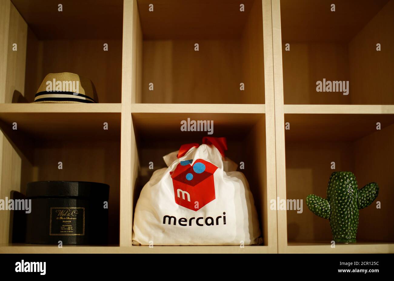 Mercari hi-res stock photography and images - Alamy